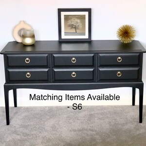 Stag Minstrel 5 Drawer Dressing Table, Matching Stool & Triple Mirrors ...