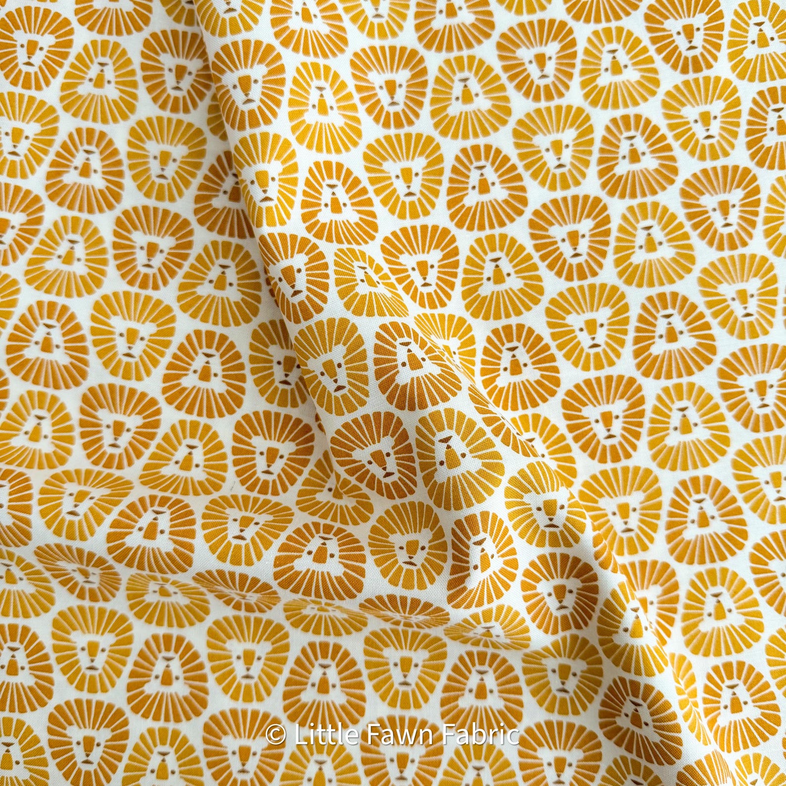 LV903-RS3 Rising Sun - Lion - Rising Sun Fabric by Loes Van Oosten ...