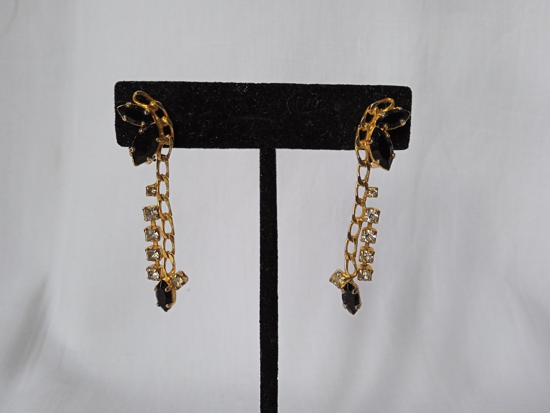 Vintage fancy Clip-on Earrings, Retro Trendy Look, Vintage Fashion, Old ...