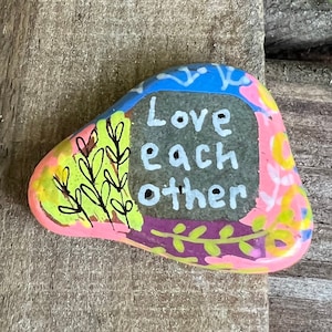Pocket Reminder, Love Quotes on Stone, Love Each Other, 1.5 Inch ...