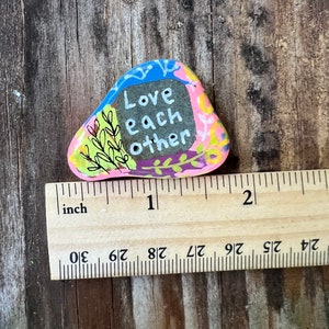 Pocket Reminder, Love Quotes on Stone, Love Each Other, 1.5 Inch ...