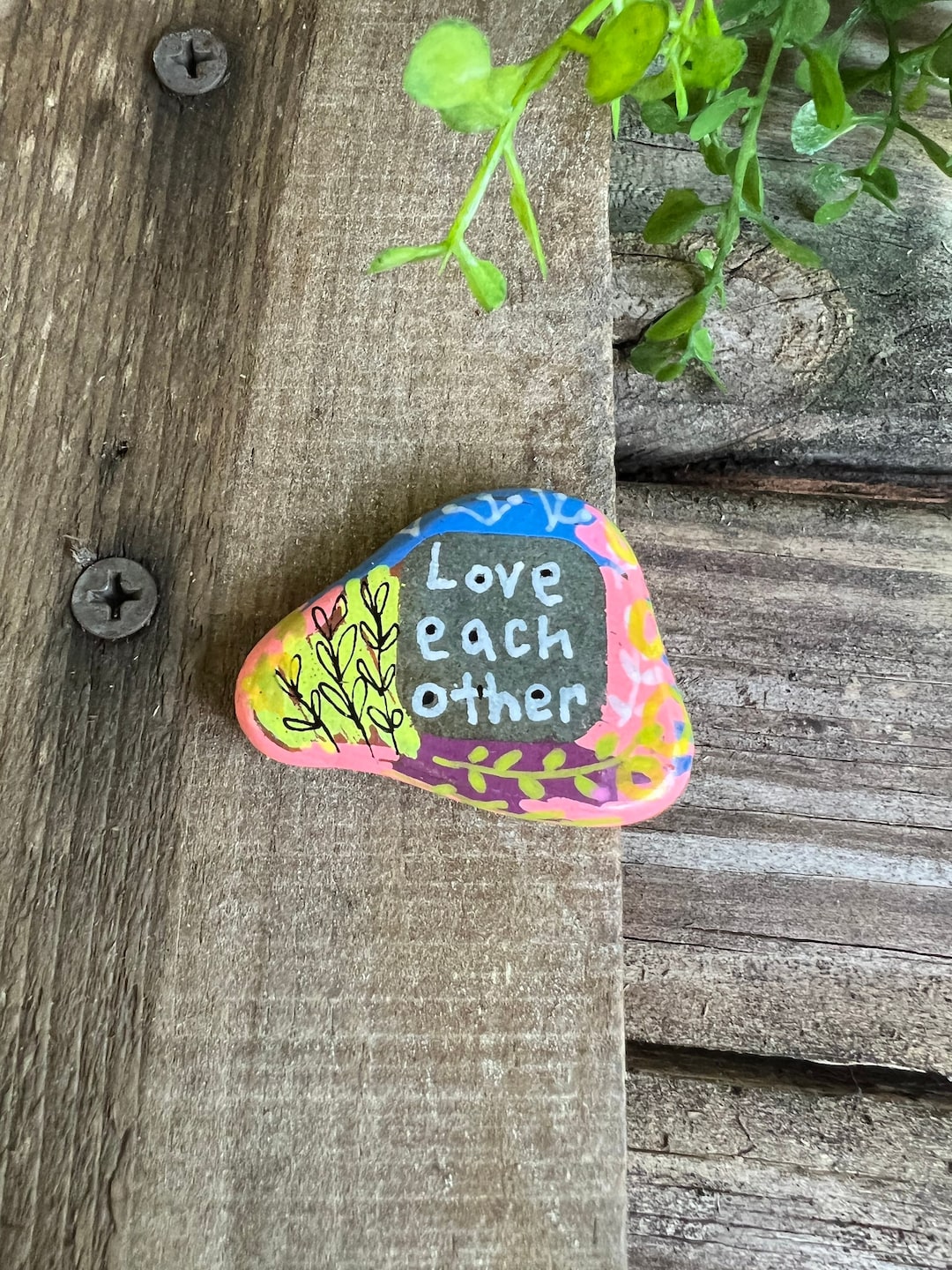 Pocket Reminder, Love Quotes on Stone, Love Each Other, 1.5 Inch ...