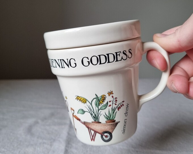 SIMON DREW Ceramic - Gardening Goddess - Mug With Anti-bug Lid Coaster ...