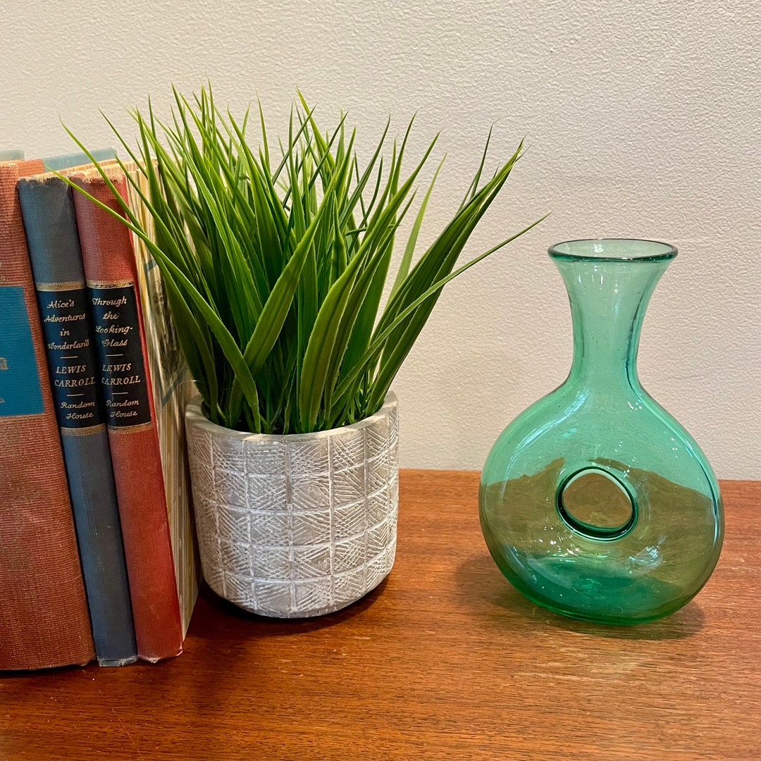 Vintage Green Pinched Donut Vase. Hand Blown MCM Glass Carafe - Etsy
