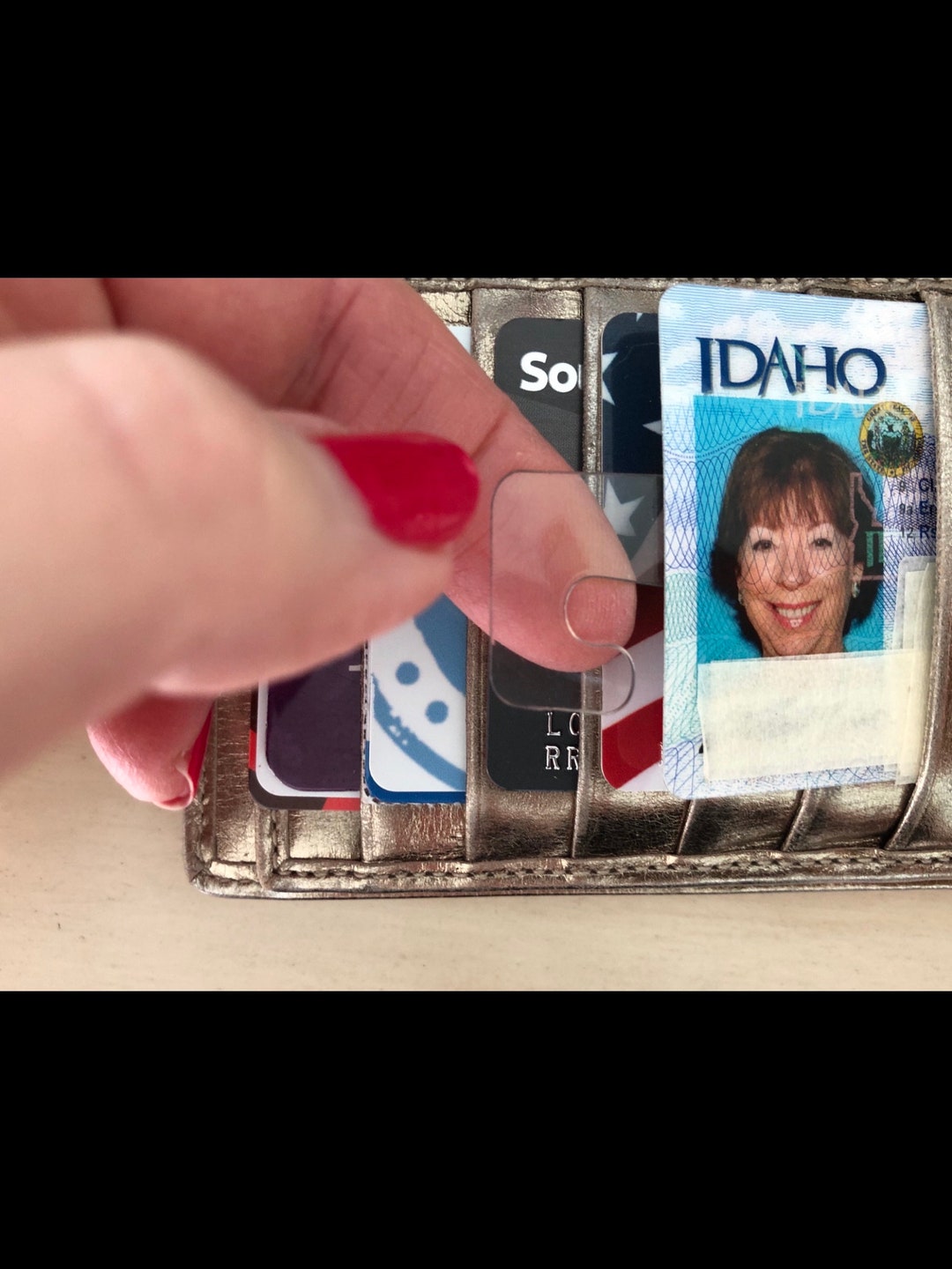 Drivers License and Credit Card Pull Tab, Help You Get Them Out of Your ...