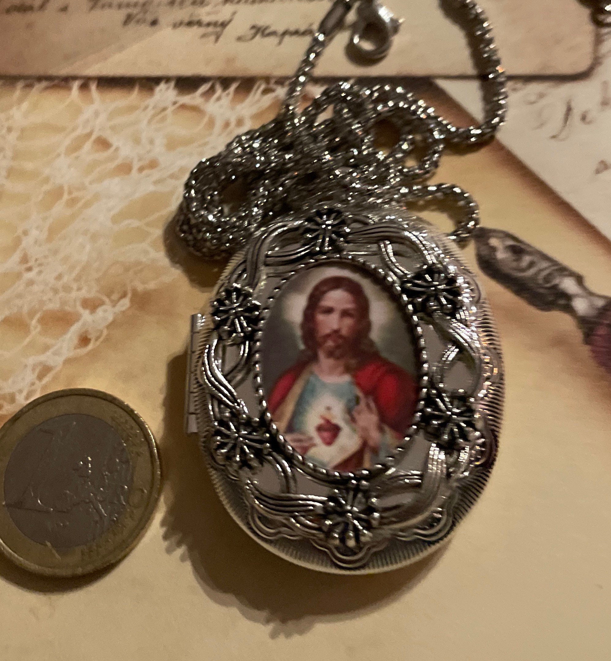 Sacred Heart of Jesus Reliquary Silver Memorial Relicaire Keeps Family ...