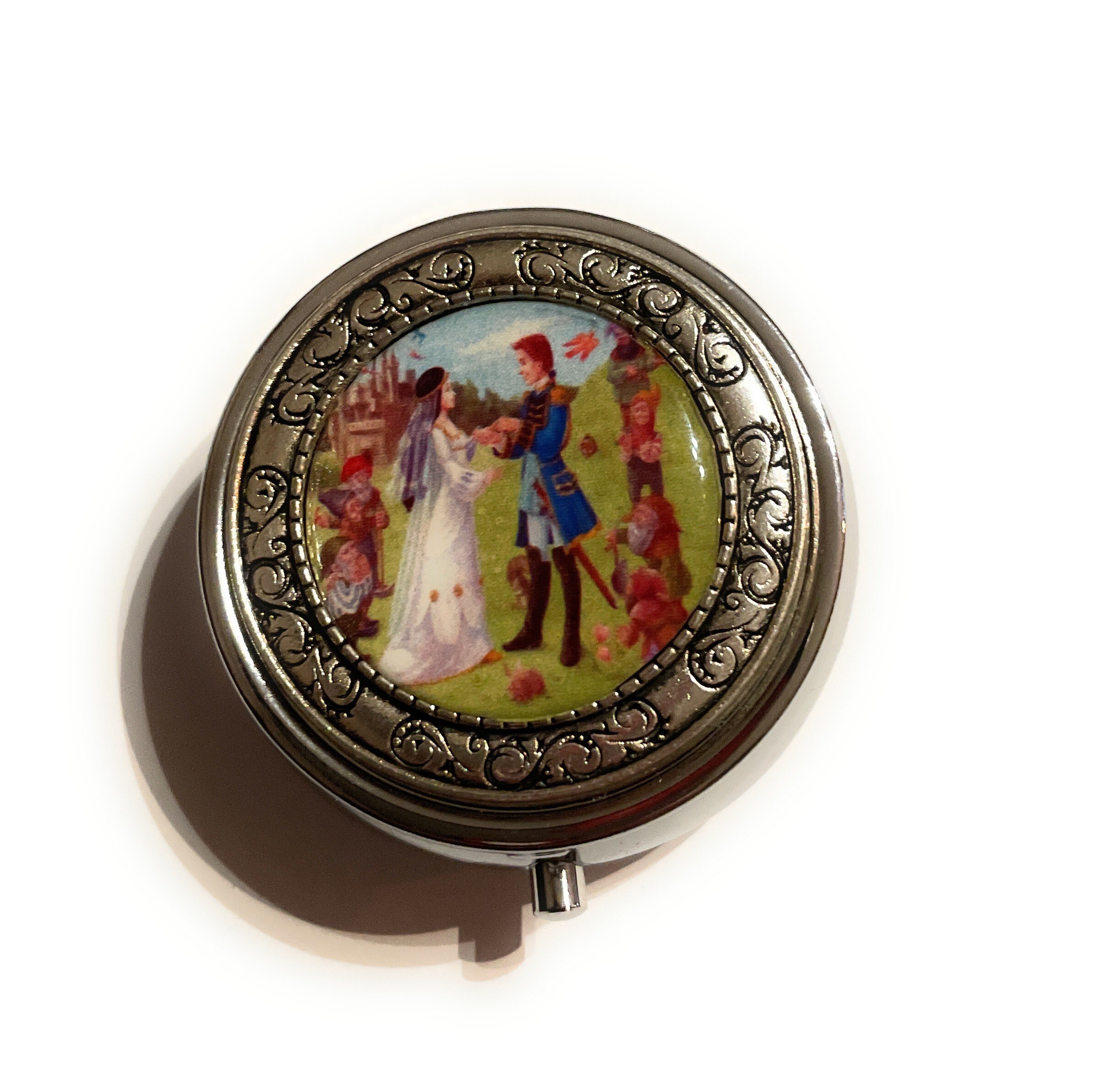 SNOW White Vintage Style Pilulier Pill Box Delicate Pillbox Gift Detail ...