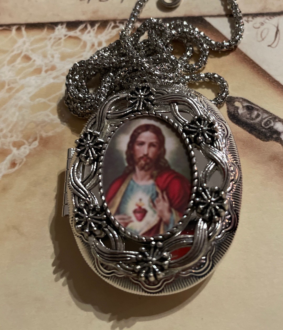 Sacred Heart of Jesus Reliquary Silver Memorial Relicaire Keeps Family ...