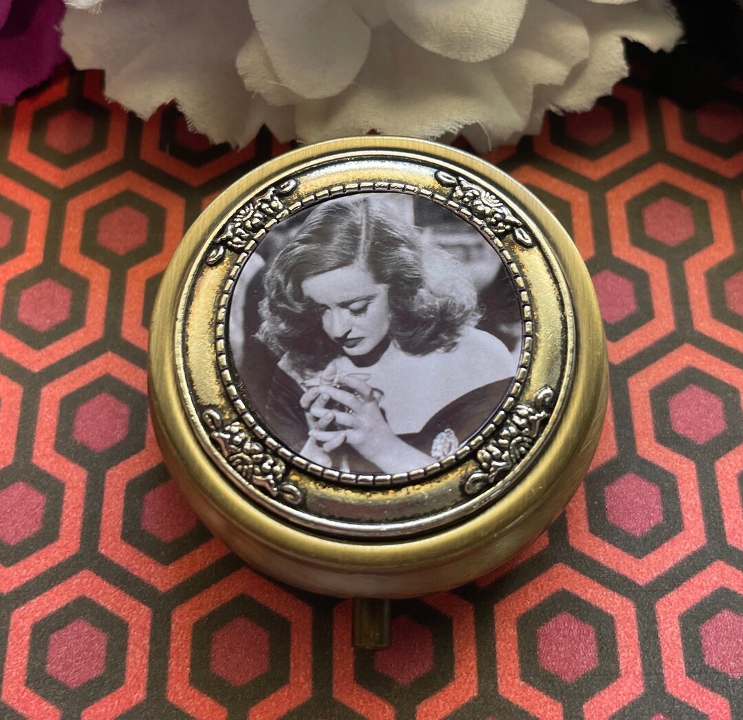 BETTE DAVIS as MARGO in All About Eve - Pill Box - Delicate Pill Box ...