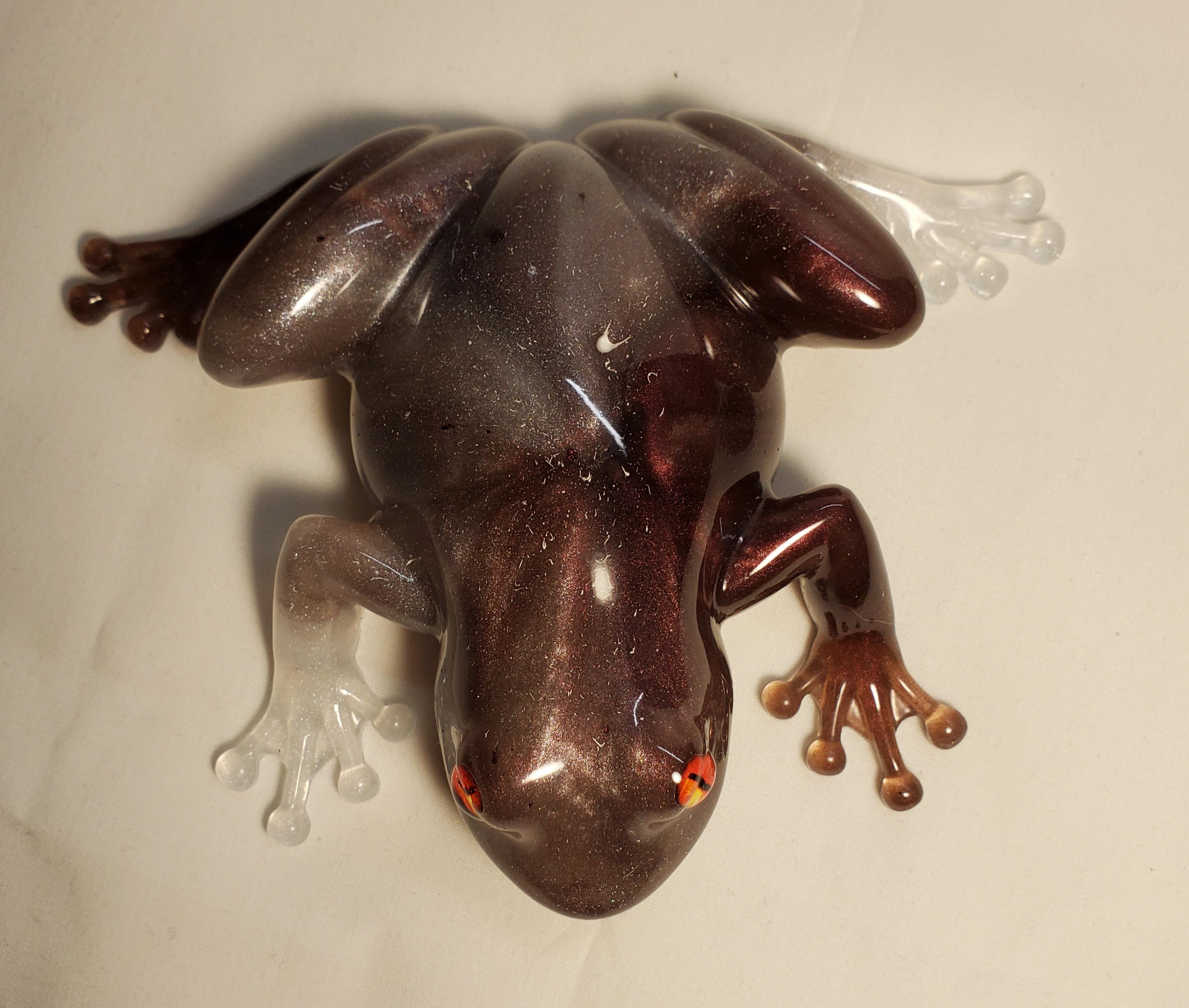 Resin Frog With Realistic Eyes, Tree Frog Amphibian, Resin Art Gift for ...
