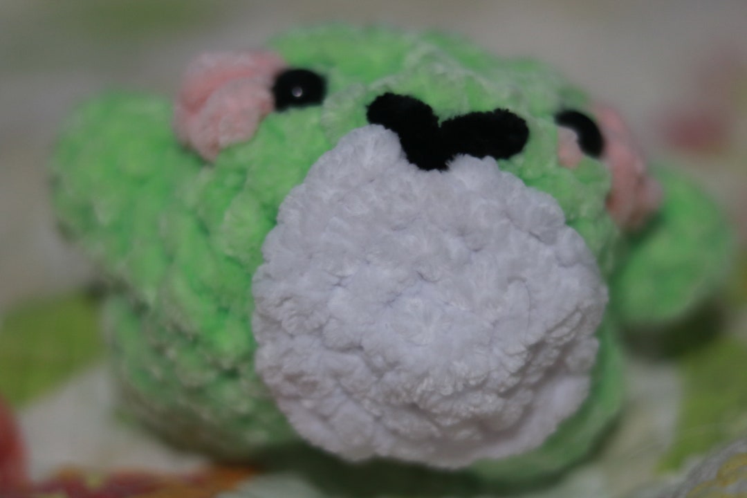 Little Green Frog With Stubby Arms and Feet - Etsy