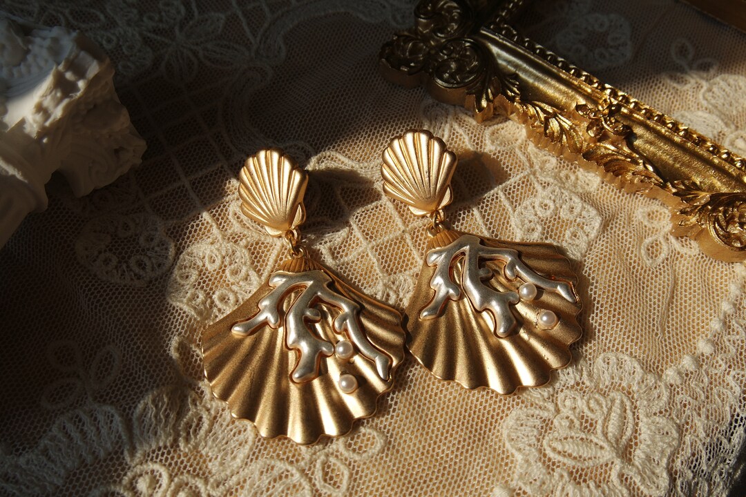Shell Shape Dangle Earring, Beach Style, Coral Pattern, Gold, Beach ...