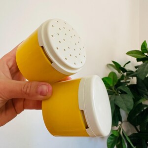 Vintaga Yellow Tupperware Stackable Salt and Pepper Shakers Spice ...