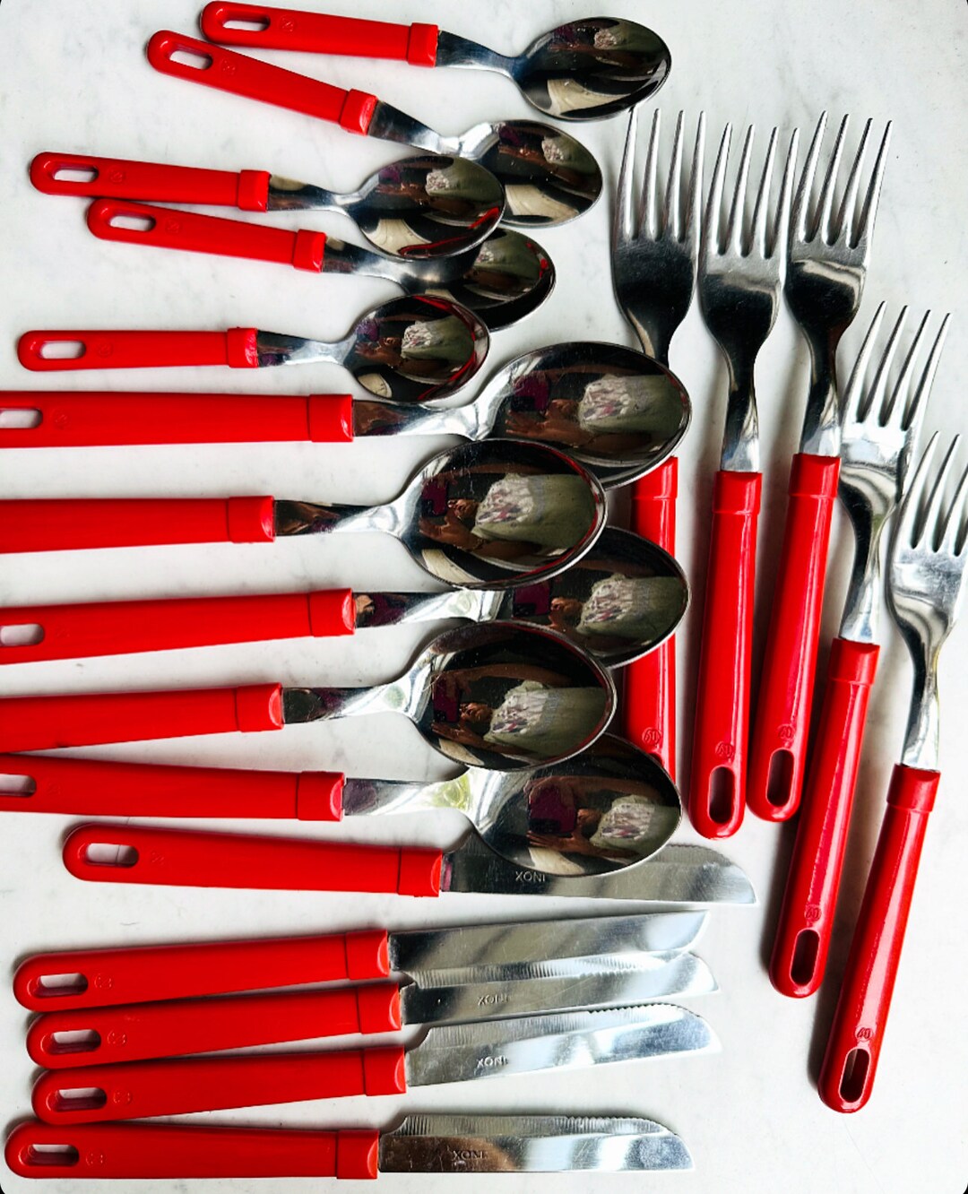 Vintage Flatware Set Dinnerware Cutlery Red 5 People Retro Ustensiles ...