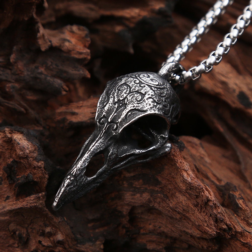 Divergent Necklace Raven