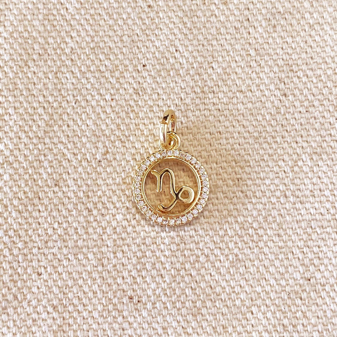 Pingente de Zodíaco Mini Capricórnio com enchimento de ouro 18k - Etsy ...