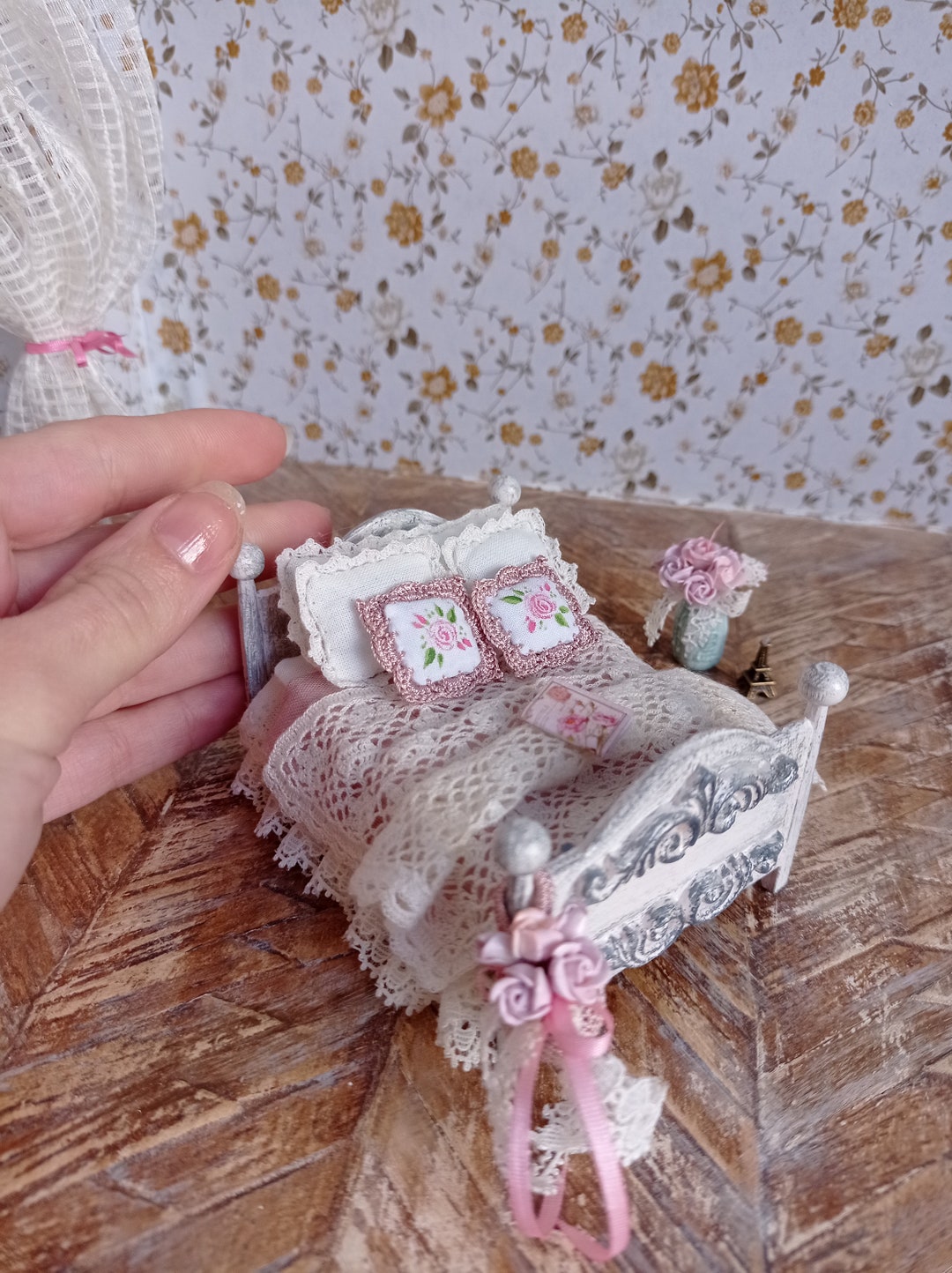 Miniature Bed 1:24, Collectible Miniature Bed, Doll Bed, Miniature ...