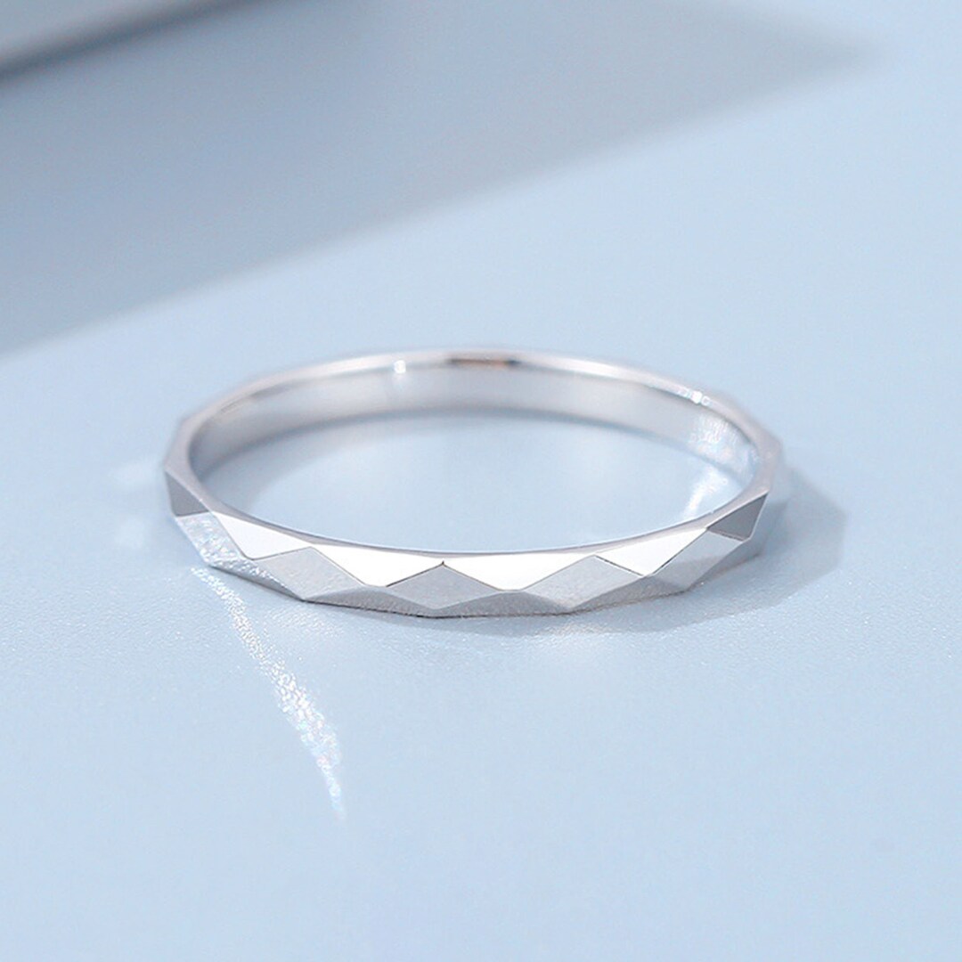 Pt950 Platinum Ring: Rhombus Faceted Minimalist Wedding Band - Etsy