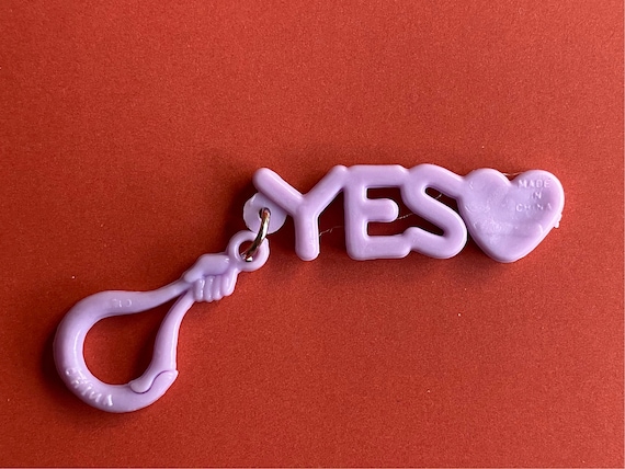 SHE SAID YES Keychain Memphis era plastic multicored … - Gem