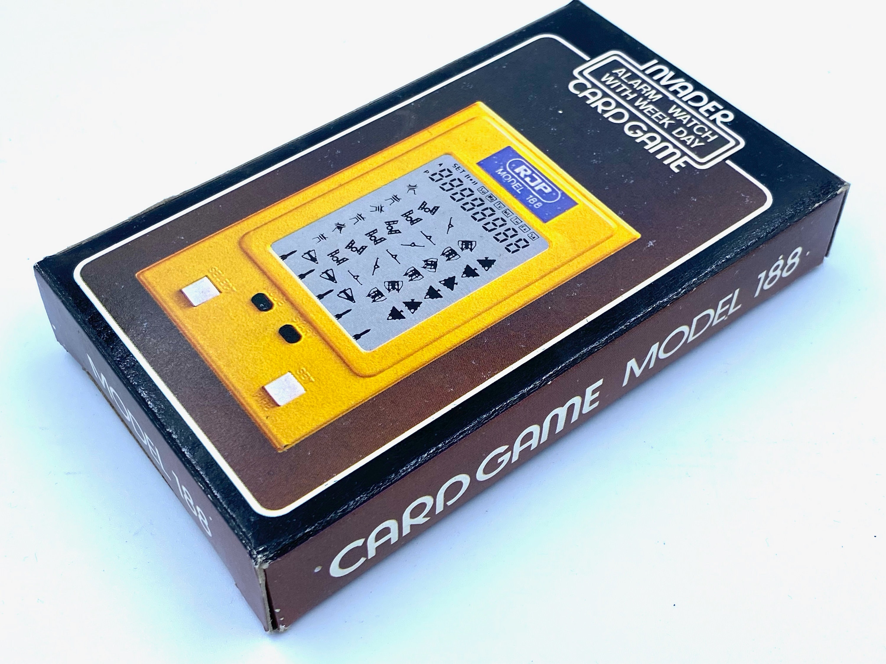 1984 Invader Card Game LCD Alarm Horloge Met Week Day Handheld Computer ...