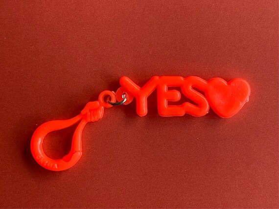 SHE SAID YES Keychain Memphis era plastic multicored … - Gem