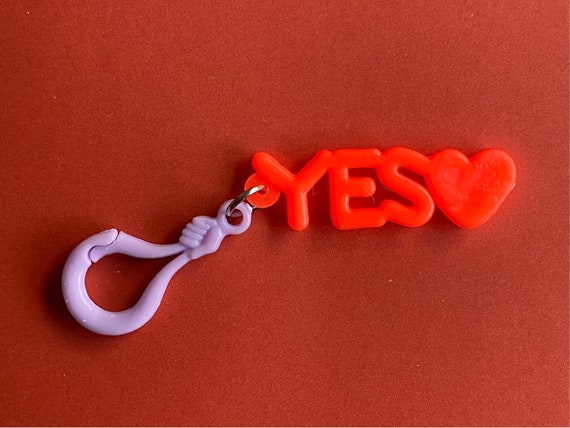 SHE SAID YES Keychain Memphis era plastic multicored … - Gem