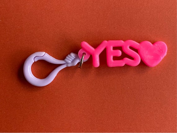 SHE SAID YES Keychain Memphis era plastic multicored … - Gem