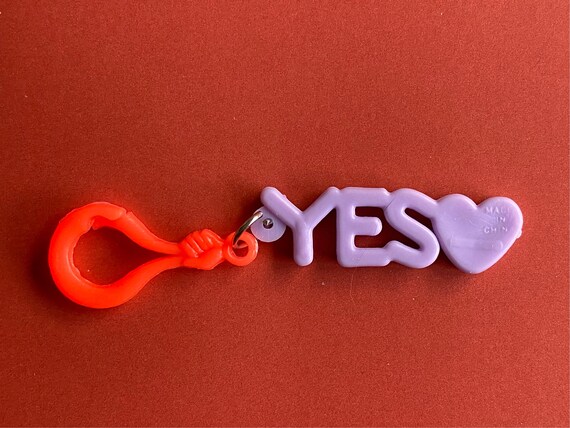 SHE SAID YES Keychain Memphis era plastic multicored … - Gem