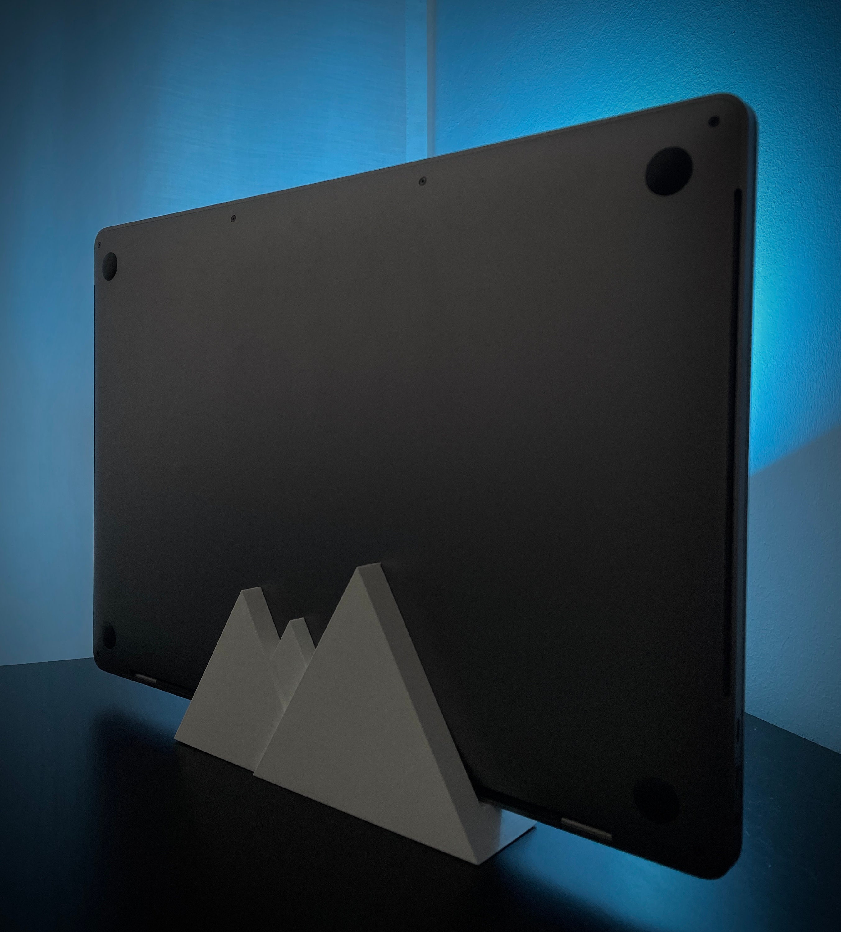 Premium MacBook Desktop Dock/holder/stand for MacBook Models - Etsy