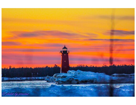 Lighthouse at Sunset Upper Peninsula Wildlife Nature - Etsy