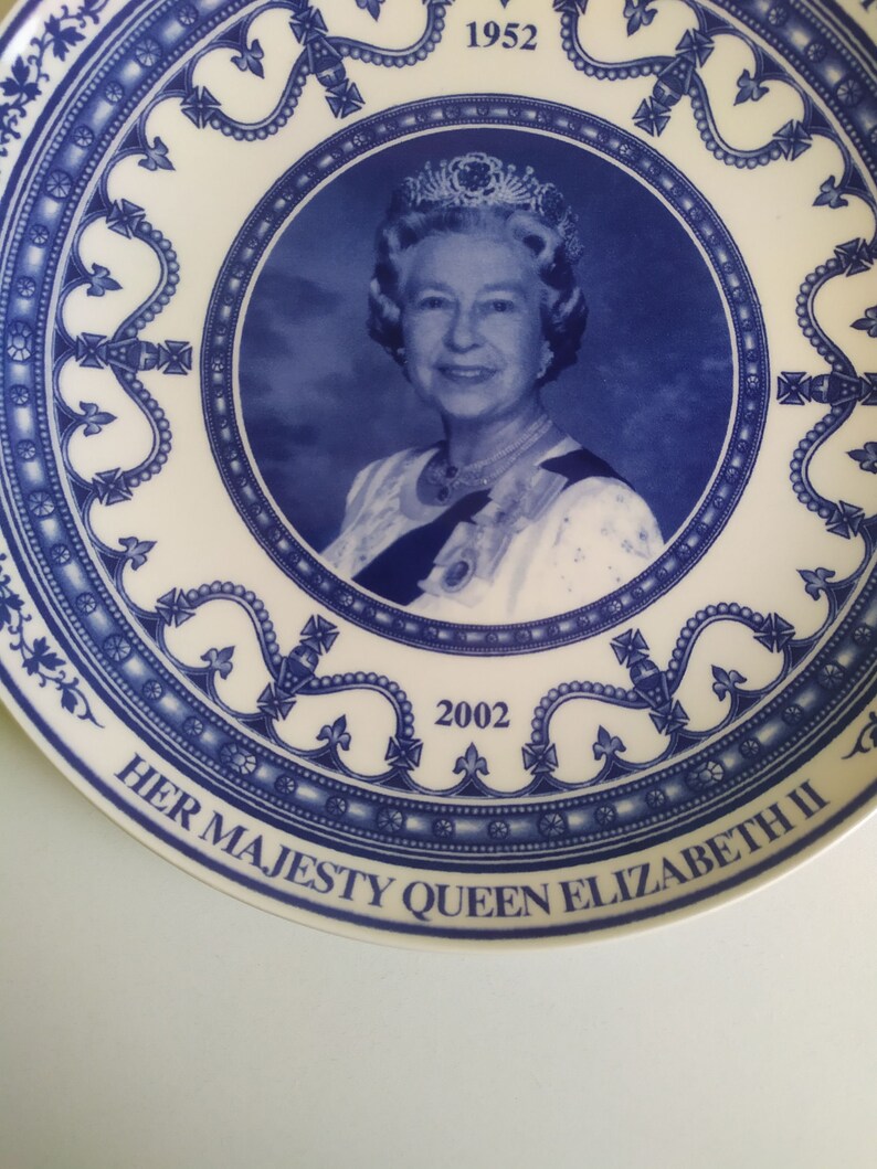 The Queen Elizabeth Display Plate, to Celebrate the Golden Jubilee ...