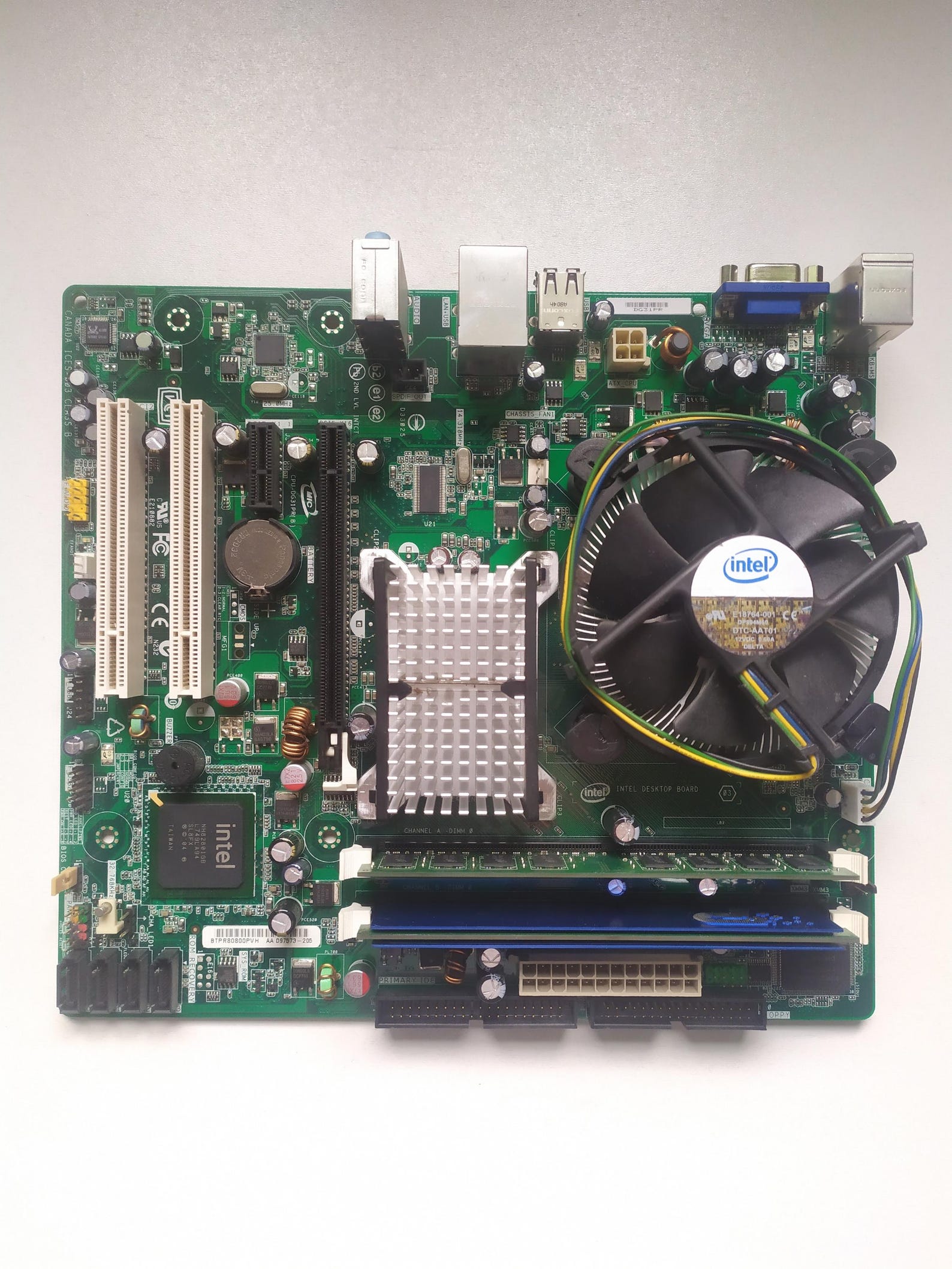 Vintage Intel DG31PR Motherboard Pentium E2220 CPU 4GB DDR2 RAM Cooler ...