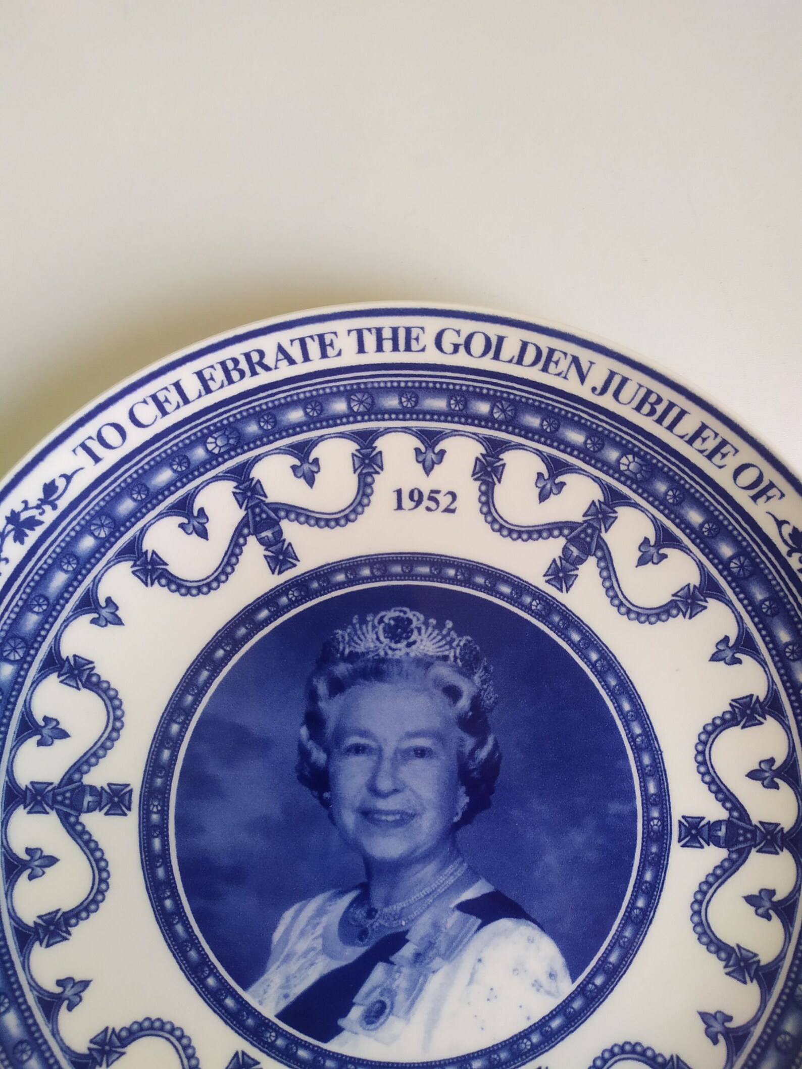 The Queen Elizabeth Display Plate to Celebrate the Golden - Etsy