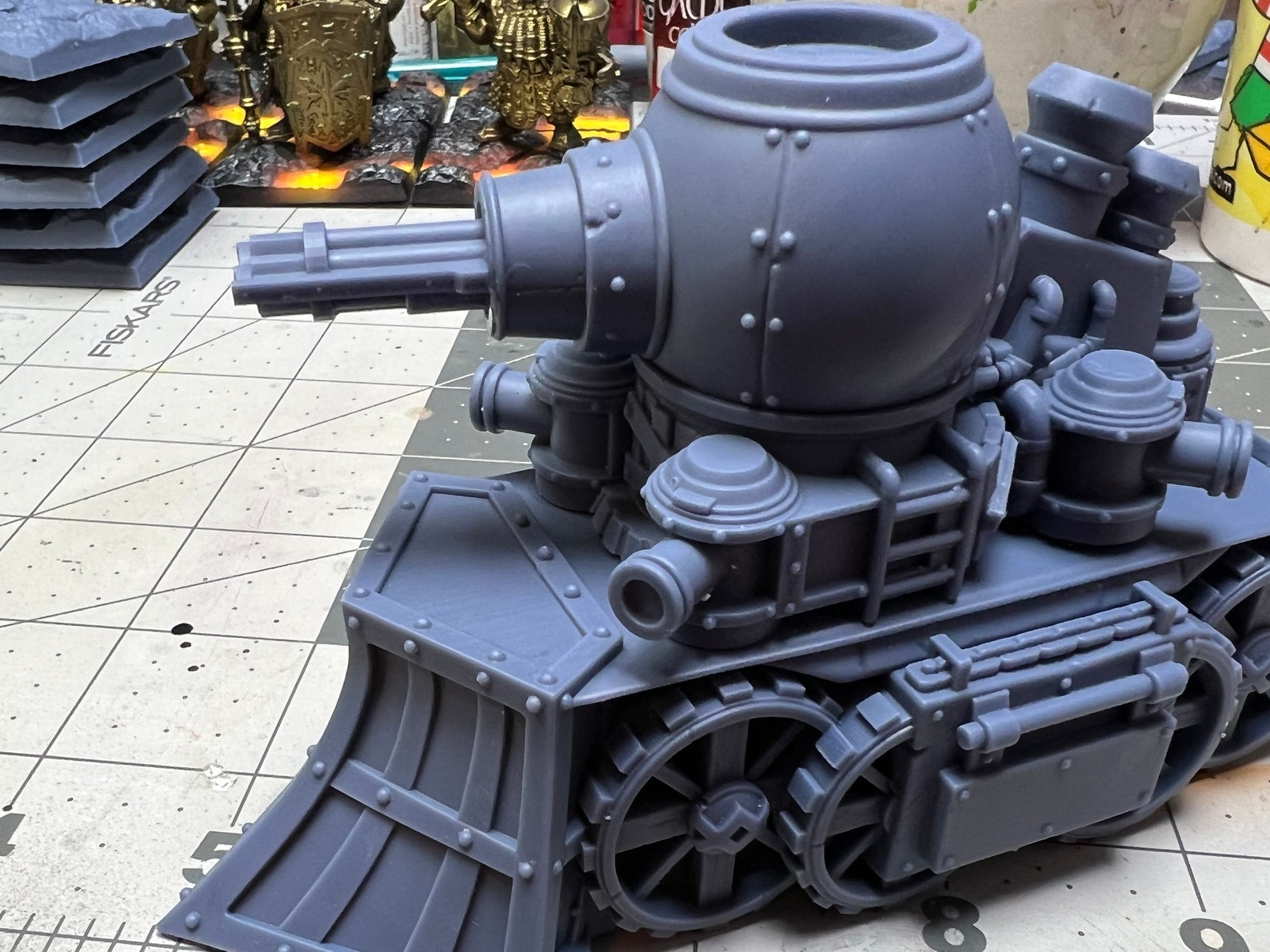 Dwarf Tank - Kyoushuneko Miniatures - Etsy