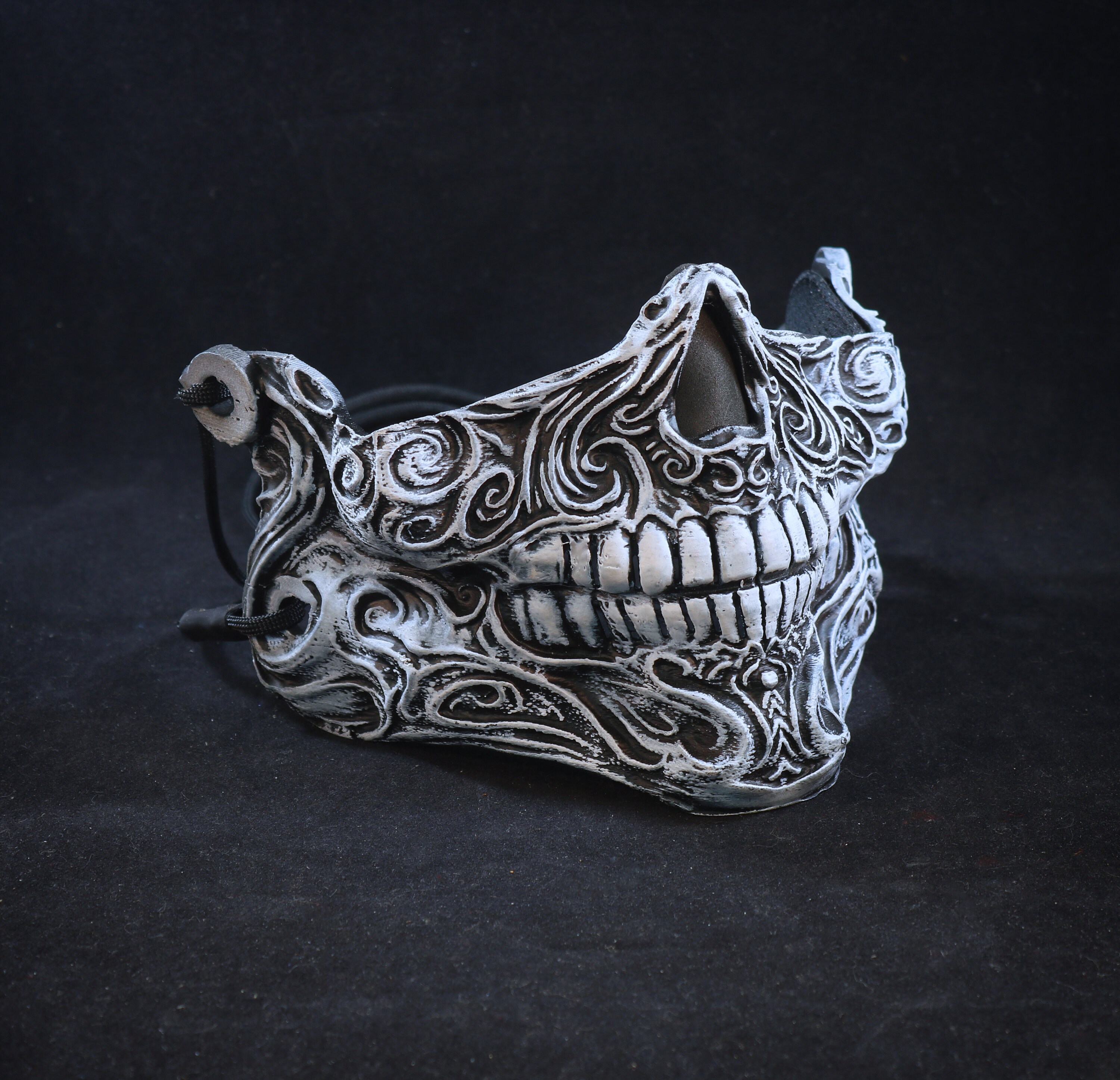 Victorian Skull Half Mask GrayScale Silver and Gold - agrohort.ipb.ac.id