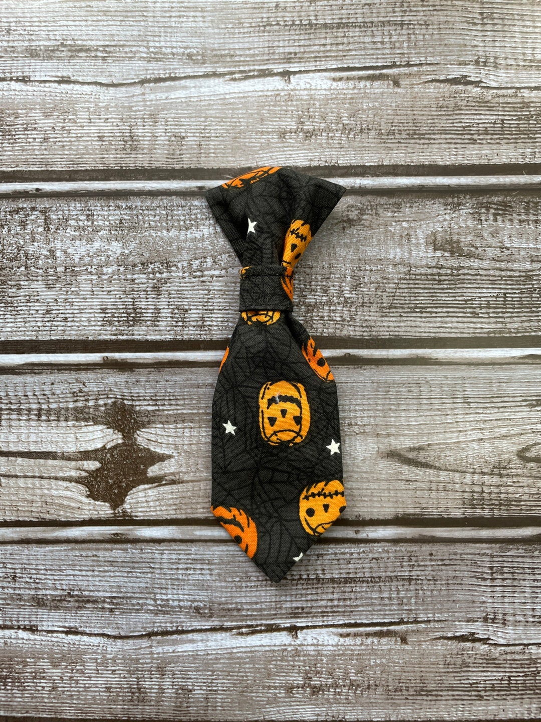 This Perfectly Spooky Tie With White GLOW in the DARK Stars is Perfect ...