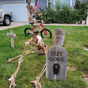 Halloween Graveyard Headstones - Funny Grave Yard Signs - Holiday ...