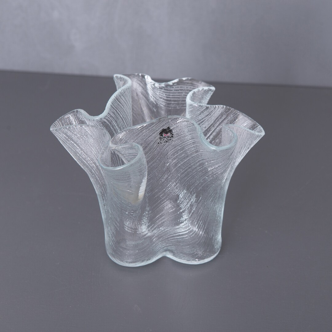 Textured Muurla Handkerchief Vase. Medium Size Clear Glass Tulip Vase ...