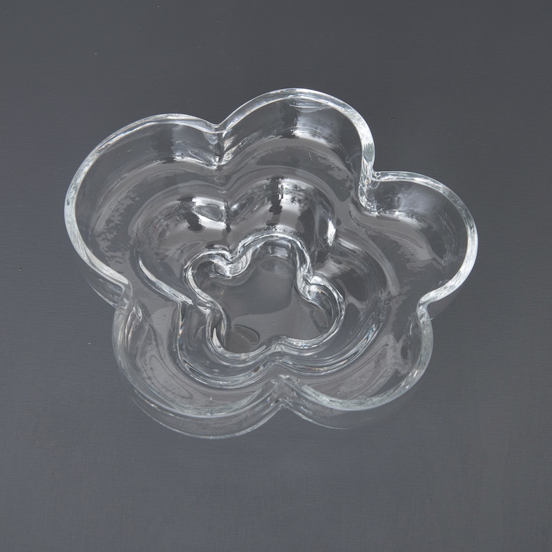 Flower Shaped Candy Bowl. Vintage Glassware in Excellent Condition - Etsy