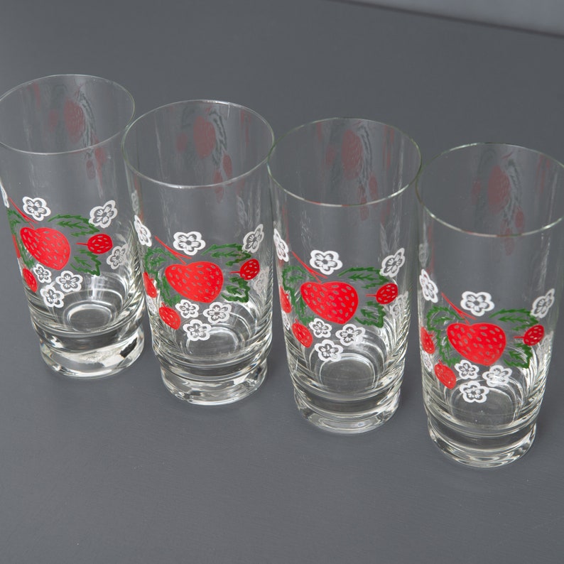 Retro Strawberry Water Tumblers, Vintage Drinking Glasses With Berry ...