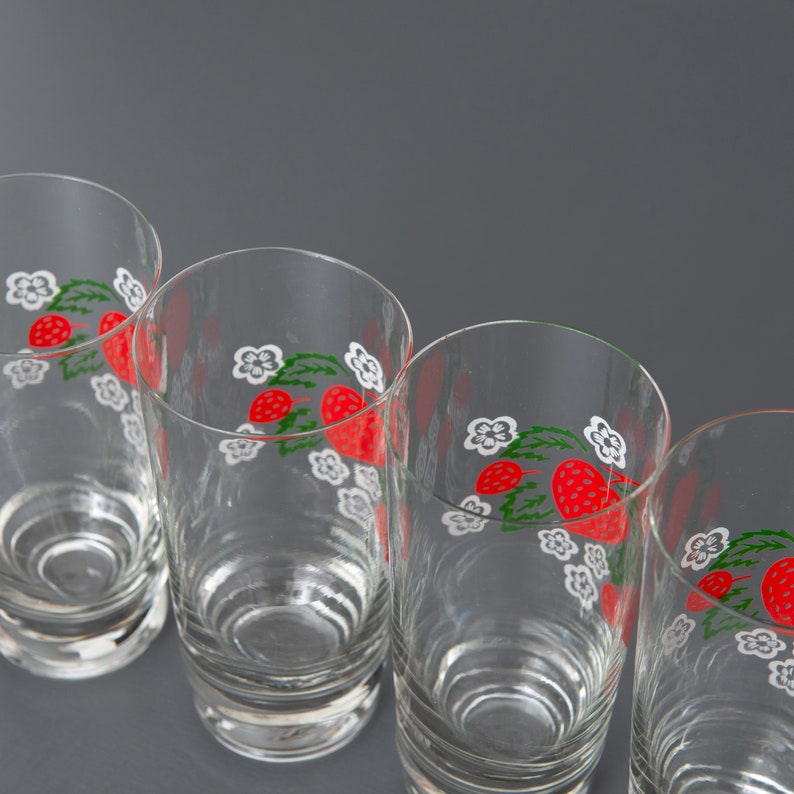 Retro Strawberry Water Tumblers, Vintage Drinking Glasses With Berry ...