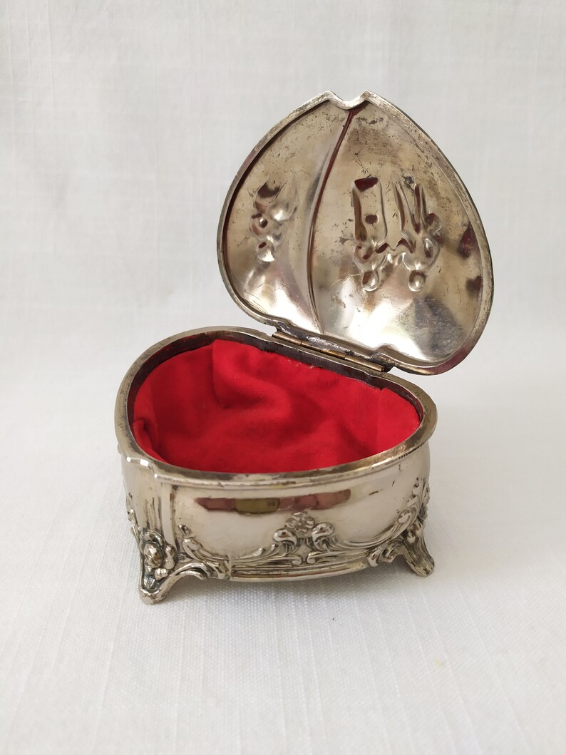 Vintage Metal Silver Plated Double Heart Shaped Footed Trinket Box Jewelry Box Dressing Table
