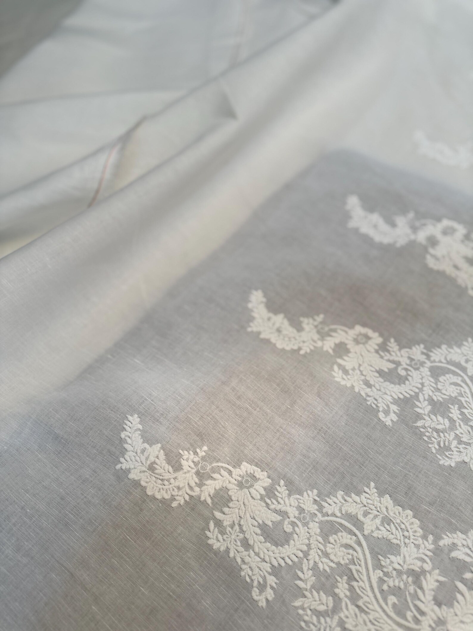 Exclusive White Broderie With Guipure Lace Fabric, Premium Quality ...