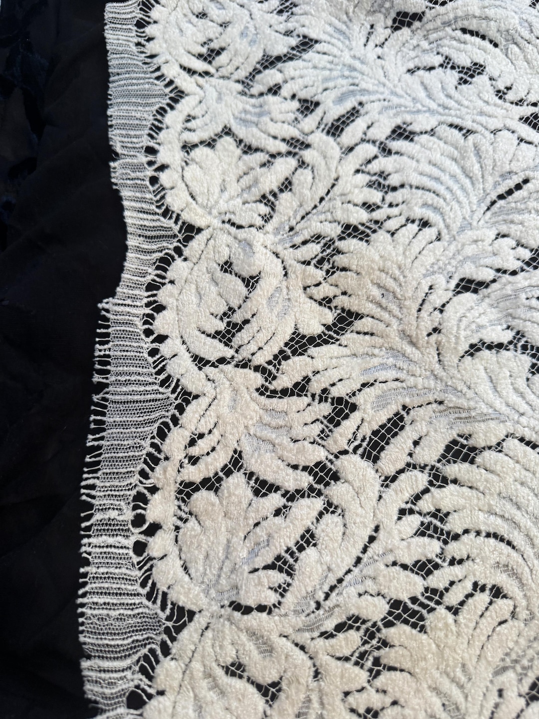 Off-white Italian Lace Fabric: Designer Dressmaking Scalloped Edge - Etsy