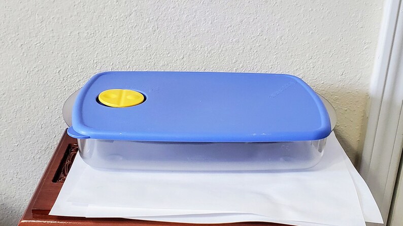 Tupperware Rock N Serve Vented Microwave Reheatable Container 3381B-1 W ...