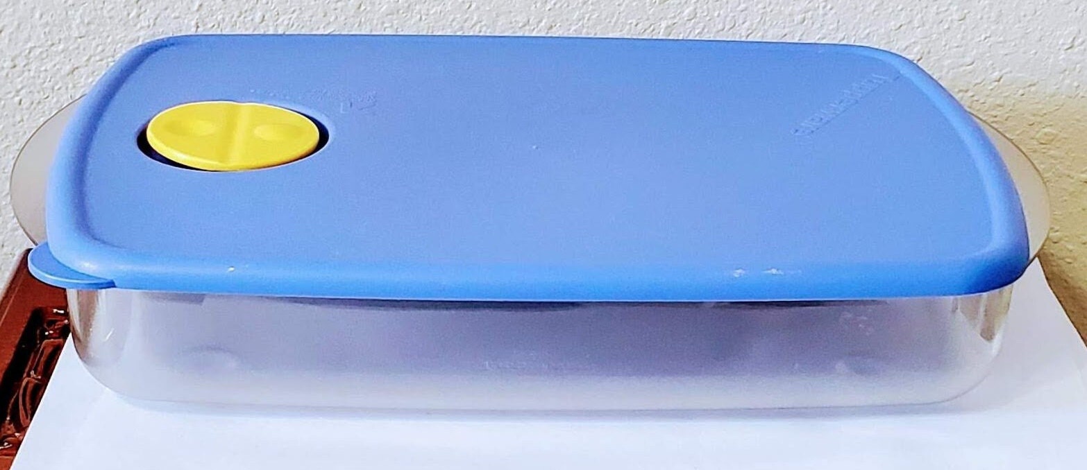 Tupperware Rock N Serve Vented Microwave Reheatable Container 3381B-1 W ...