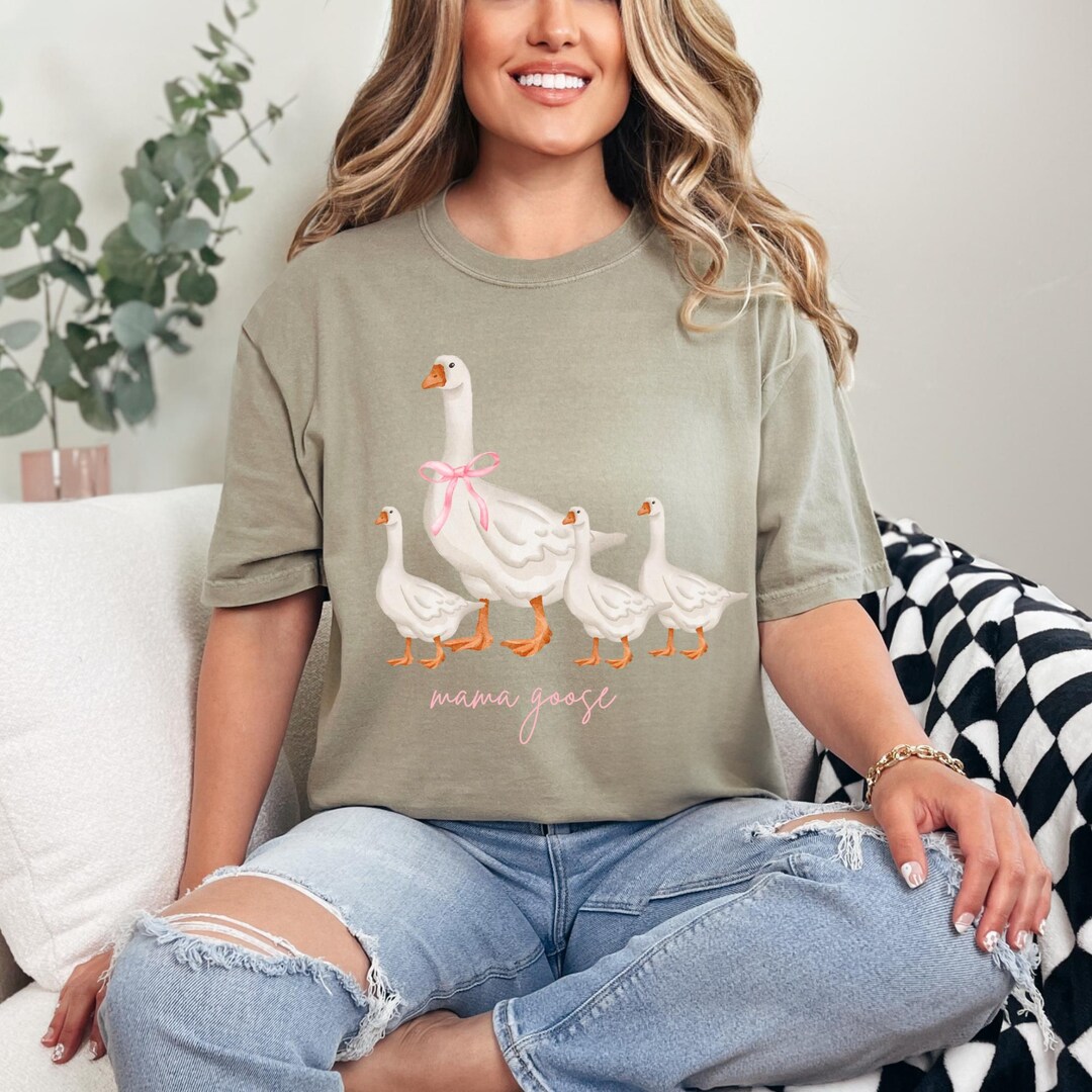 Vintage Cursive Font: Coquette Bow Goose PNG, Grandmilennial Chic, Mama ...