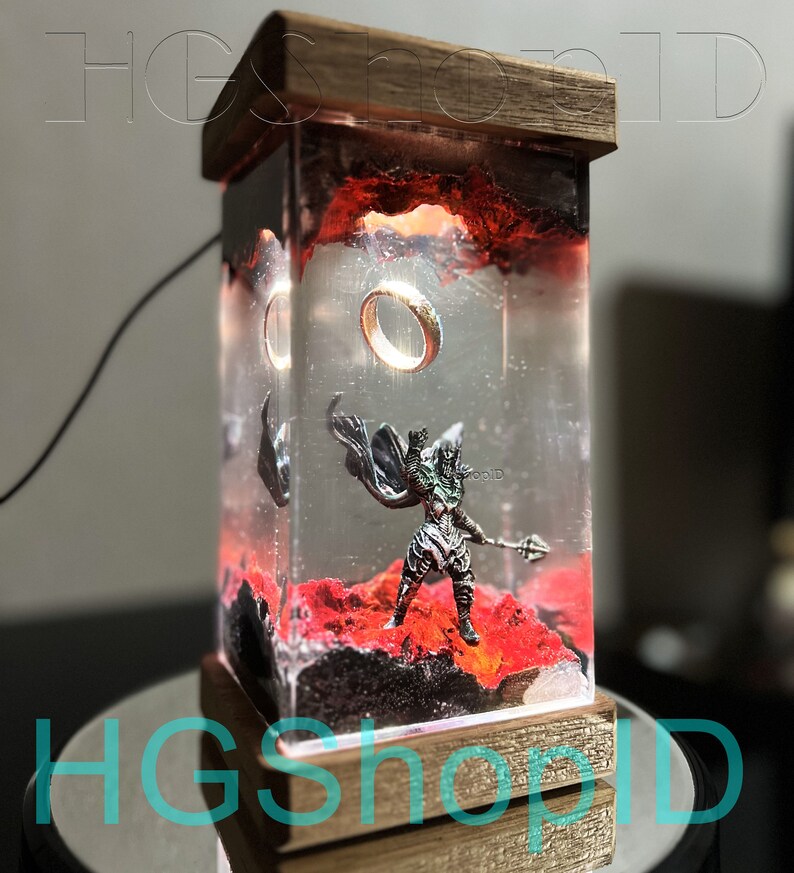 Lord of the Ring Sauron Diorama Lamp / Lord of the Ring Sauron Epoxy ...