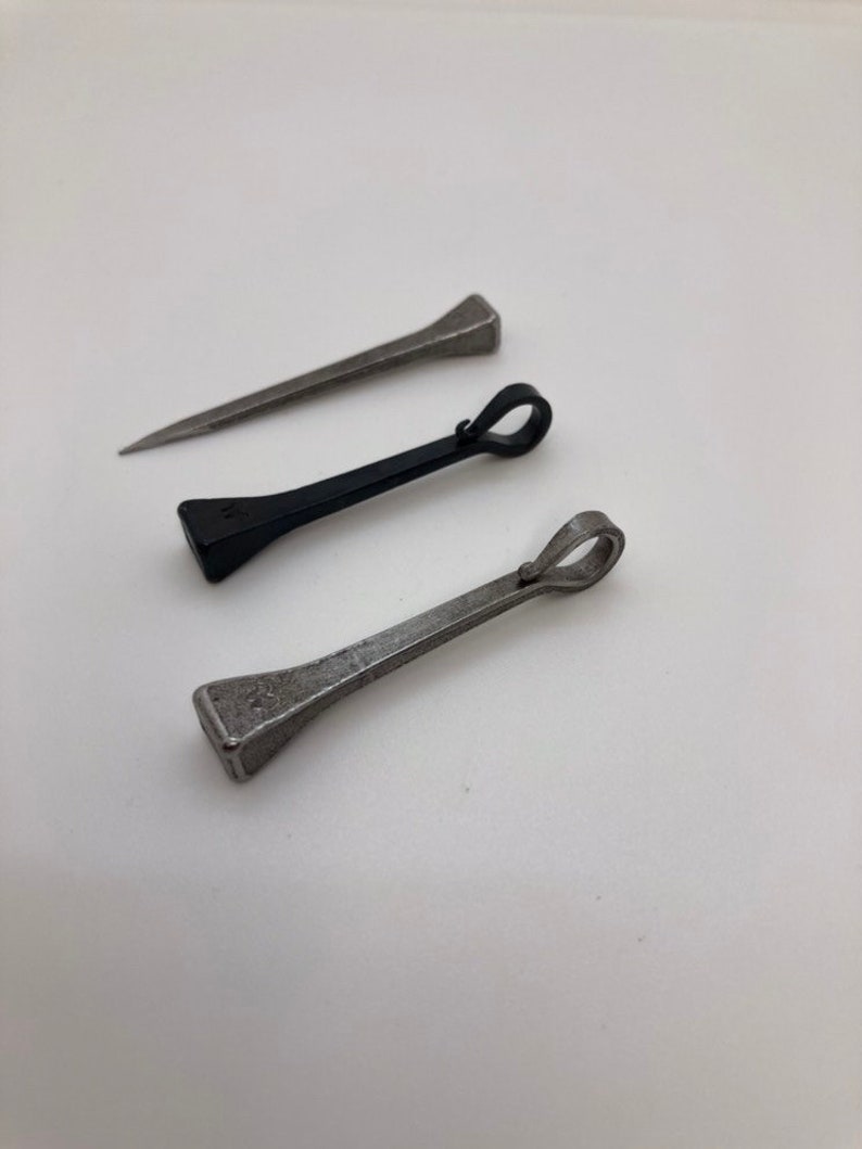 Large Hand Forged Silver or Black Blacksmith Horseshoe Nail Keyring ...