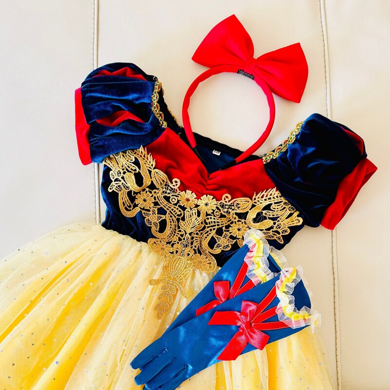 Snow White Dress Set - Etsy UK